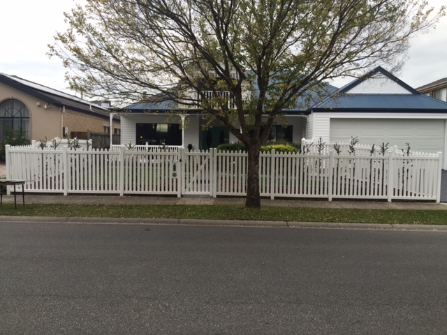 PVC Polvin Fence by Ashley Hermanus - Glen Waverley - JIMSFENCING.COM.AU